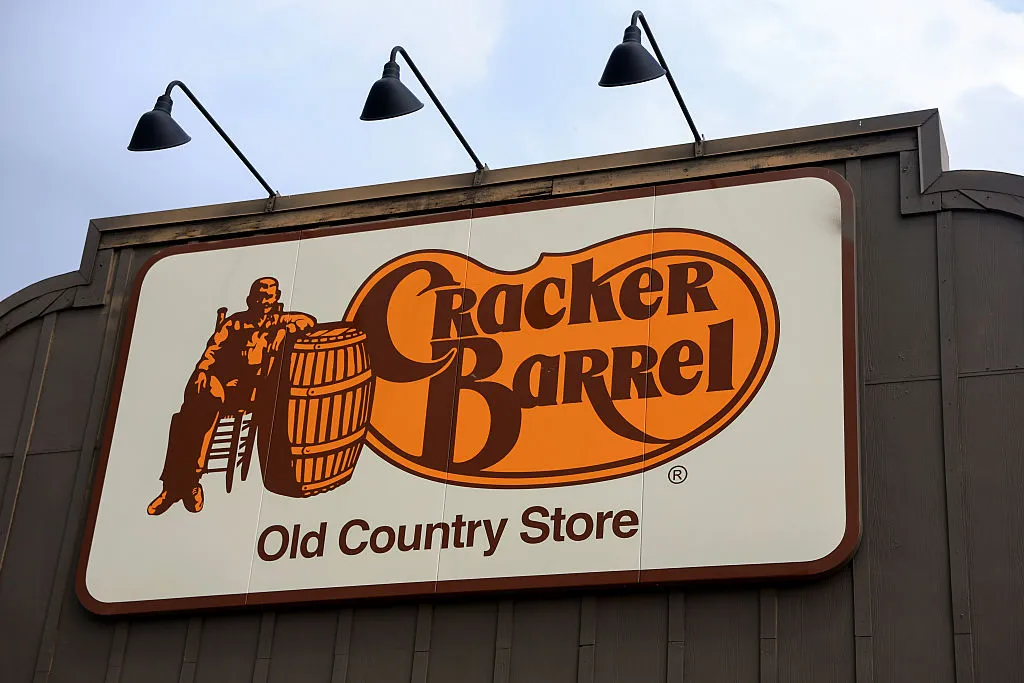 Black Cracker Barrel Employee Says She Was Called 'Burned Biscuit' In ...